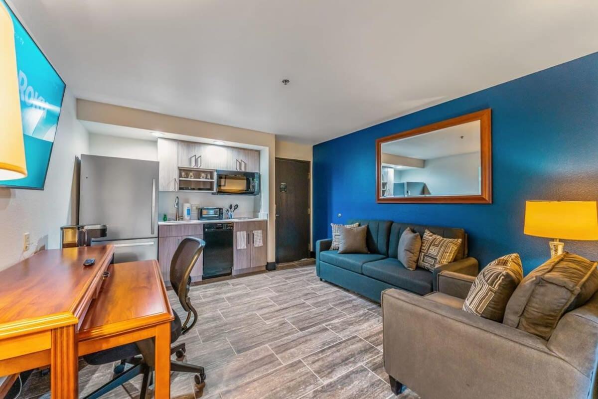 TEMPE STUDIO APARTMENT 2, TEMPE